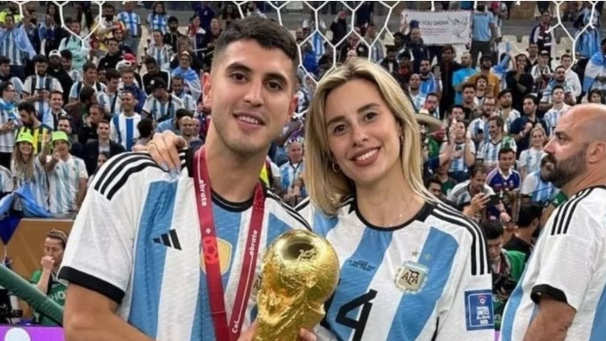 No se puede creer: la ex esposa de Exequiel Palacios le vendió su medalla y camiseta de campeón ...