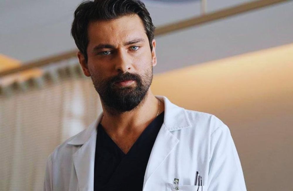 Así se ve hoy Onur Tuna, actor que interpretó al Dr. Ferman Eryigit en ...