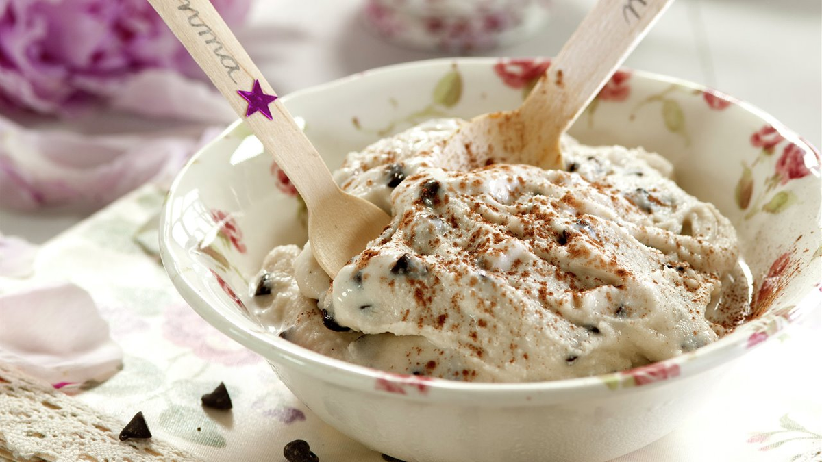 Helado casero de frutas y yogur: sin azúcar, sin máquinas y con todo el ...