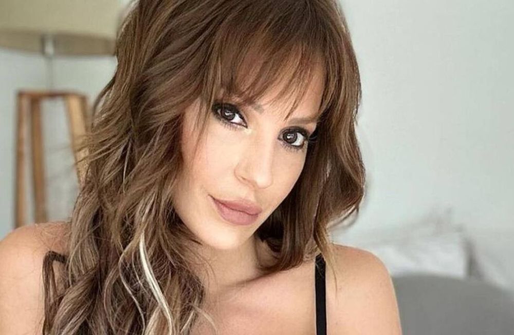 El top escotado que Noelia Marzol eligió y casi se escapa todo