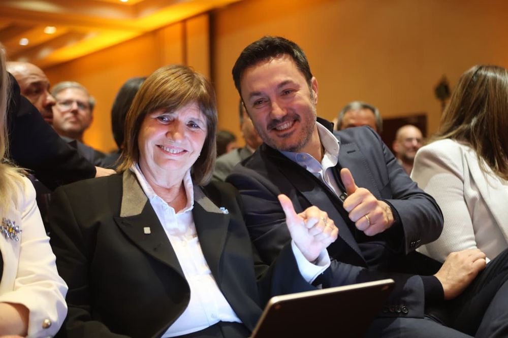 Patricia Bullrich llegó a Mendoza, en medio de la tensión con Milei: No ...
