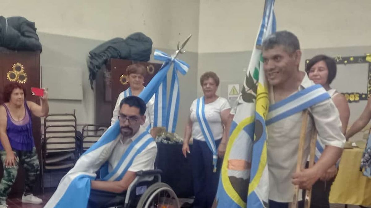 Jesús y Mauricio tienen una discapacidad, son abanderados y contaron ...
