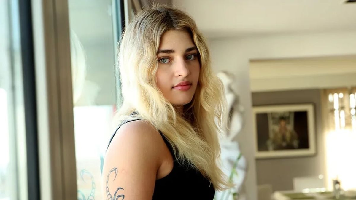 Así es el estupendo departamento de Marta Fort en Buenos Aires: mucho mármol y canillas ...