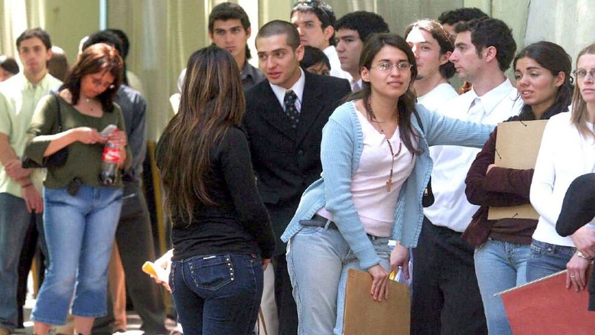 Por los salarios bajos, en Mendoza hay más personas que buscan un ...