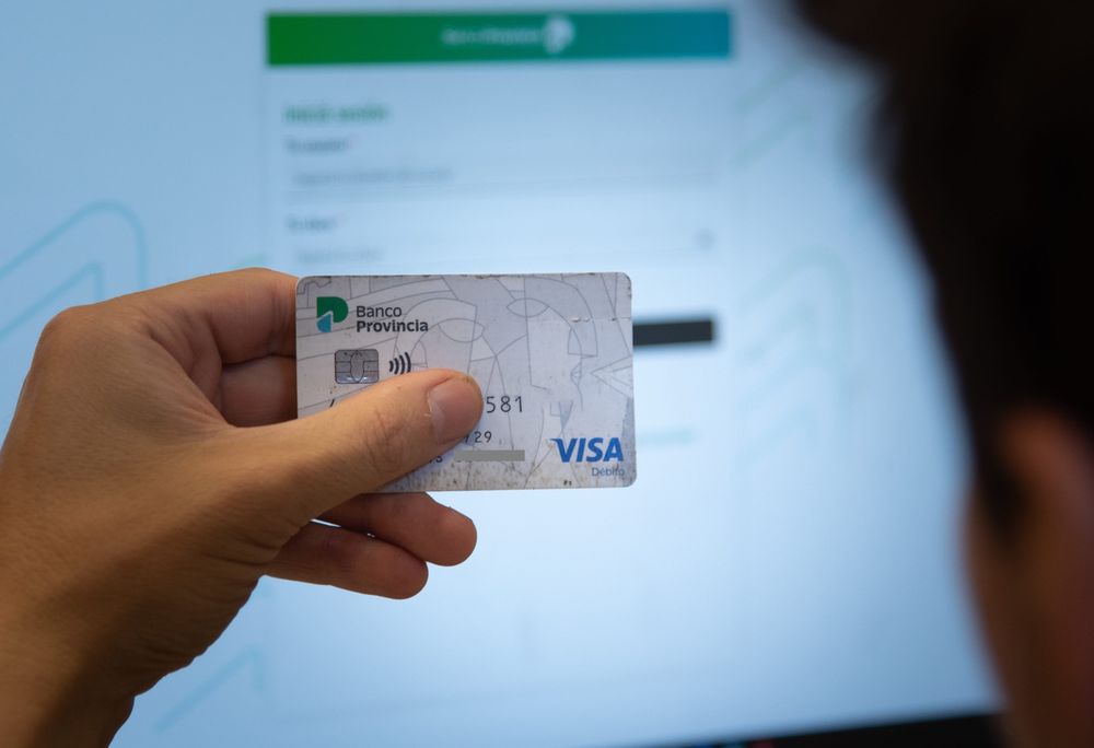 Jubilada creyó que hablaba con el banco, la estafaron con préstamos y ...