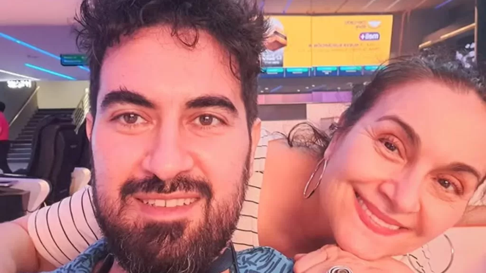 Encontraron al hijo de una famosa actriz con sus sus manos amputadas y ...