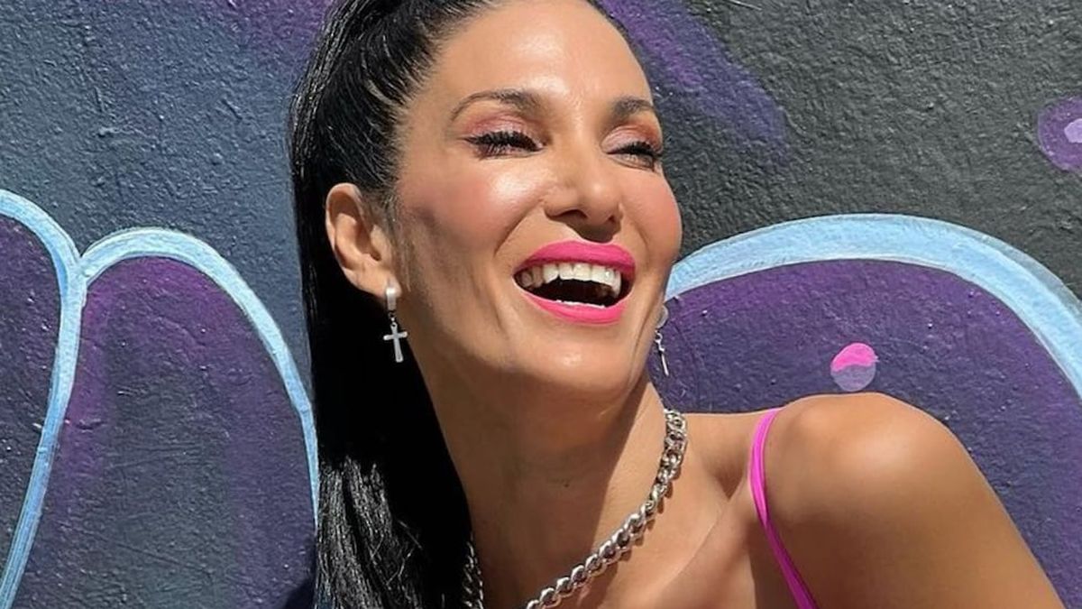 Silvina Escudero apostó por las aberturas y su vestido mostró de más en ... Silvina Escudero apostó por las aberturas y su vestido mostró de más en ...