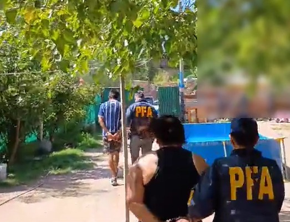 Tras ocho allanamientos simultáneos en Godoy Cruz y Luján, capturaron a una líder narco por ...