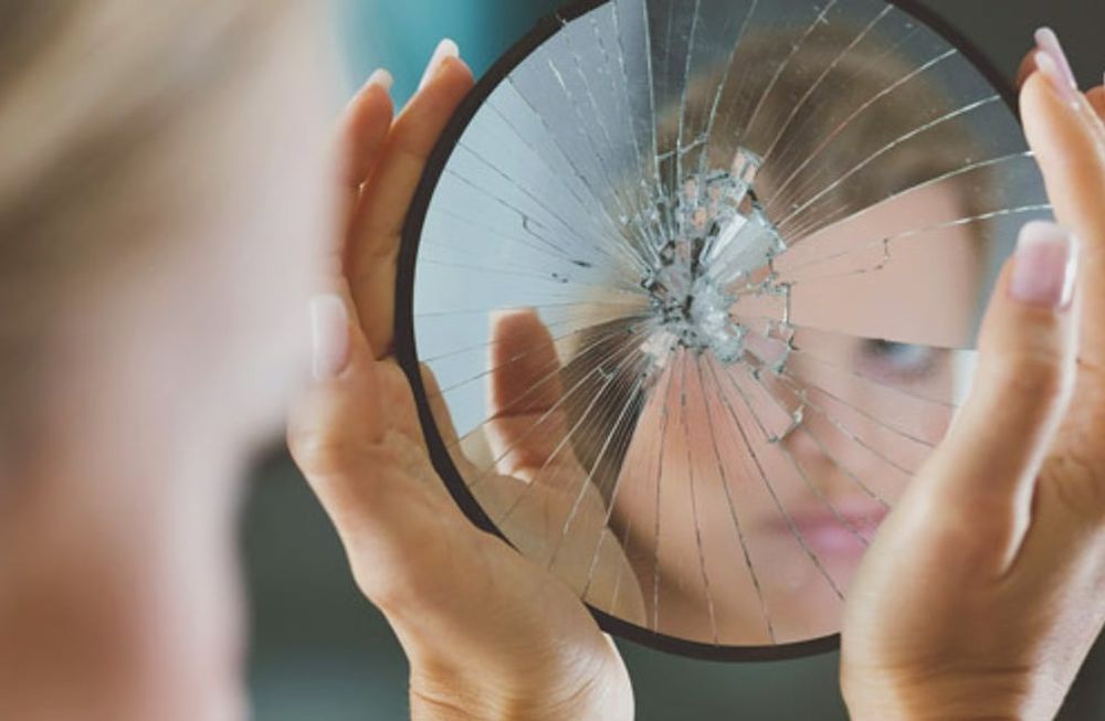 Por qué romper un espejo trae siete años de mala suerte: el origen de ...