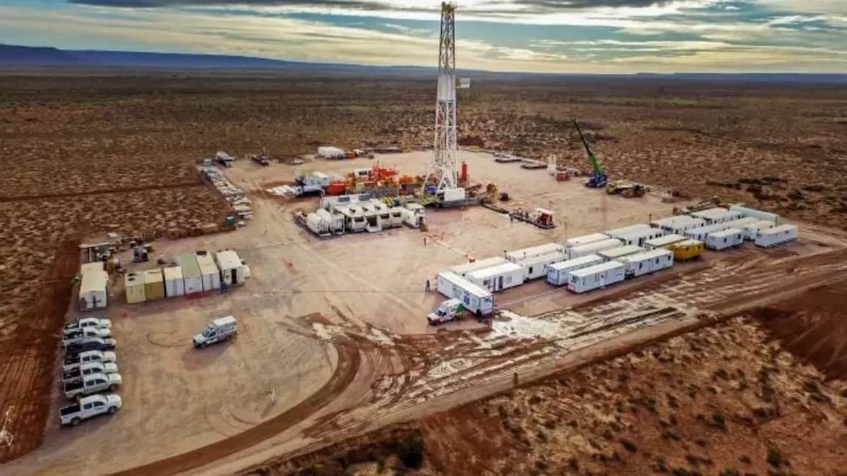 Comenzó la construcción de los primeros 130 kilómetros del oleoducto Vaca Muerta Sur