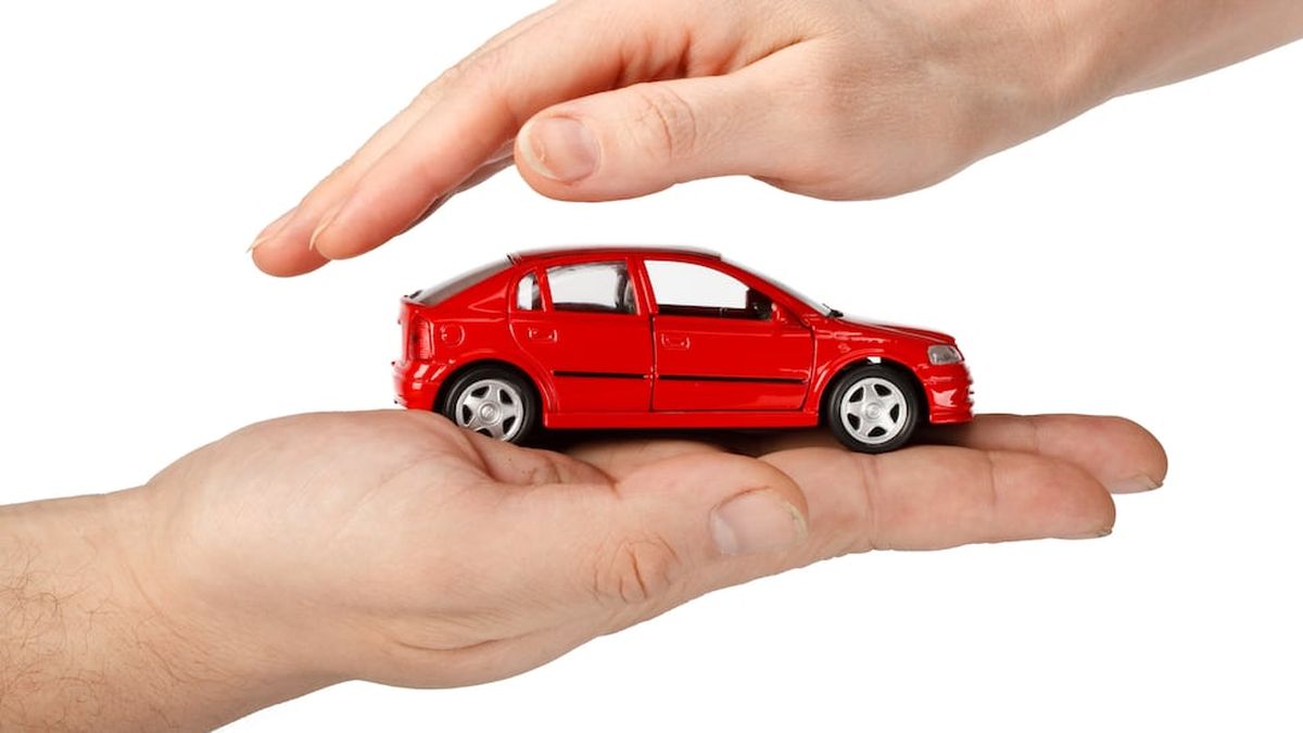 ¿Cómo se calcula el seguro de un auto y qué puedo hacer para ahorrar?