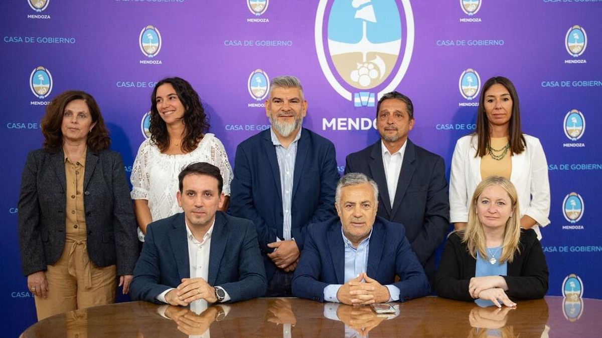 Cornejo presentó al gabinete del Ministerio de Educación, Cultura e ...