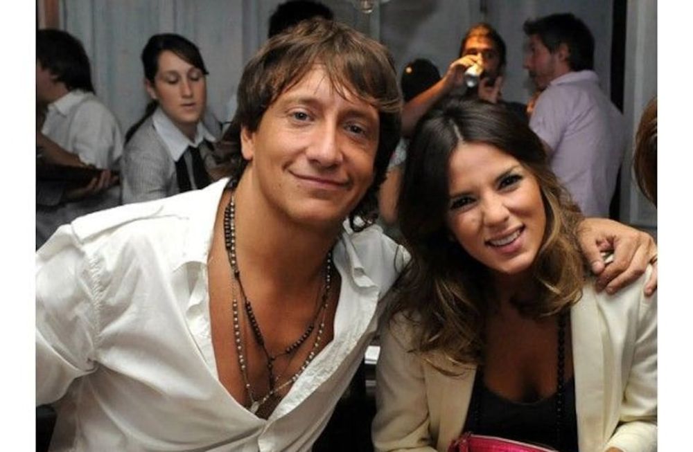 Fayesxh nacktbilder at once instructed to remove shoes and