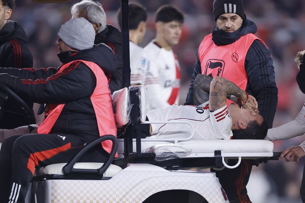 La enfermería de River crece: Montiel y Moreno salieron lesionados y ...