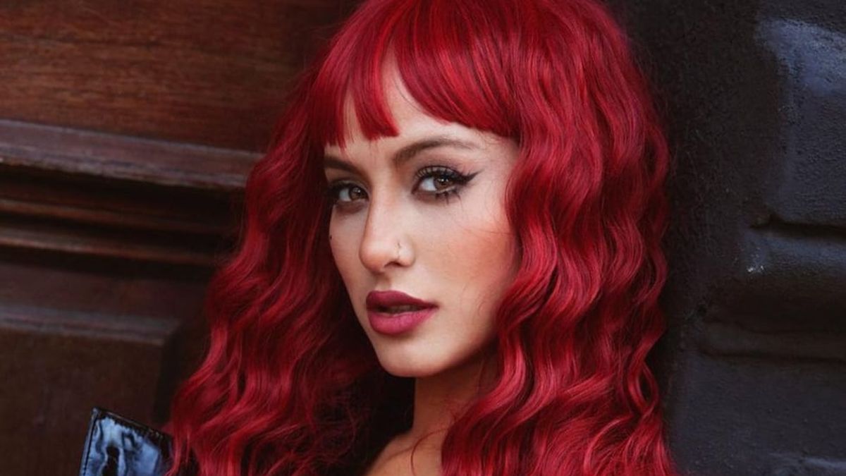 Flor Vigna anunció la fecha de su nueva canción vistiendo una sola ...