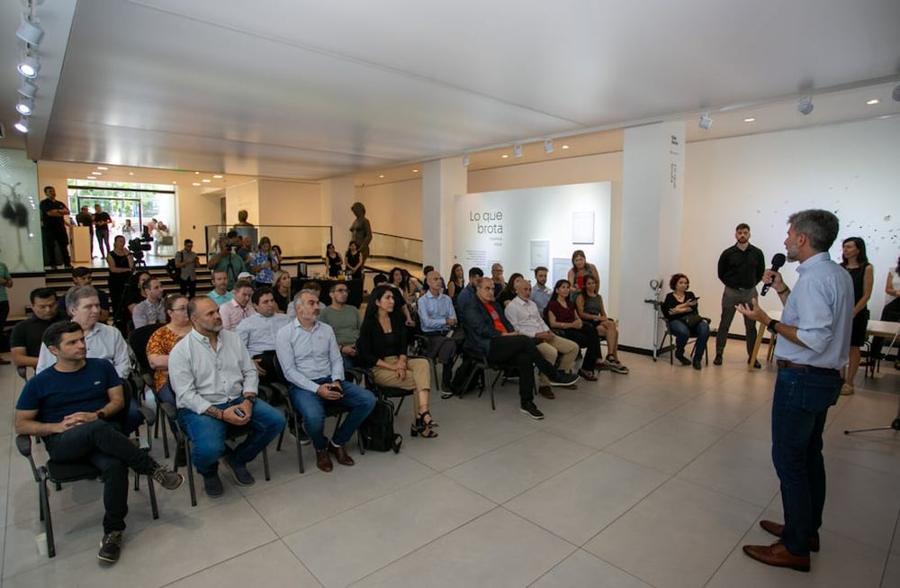 Ulpiano Suarez presentó el Comité Local de Inteligencia Artificial