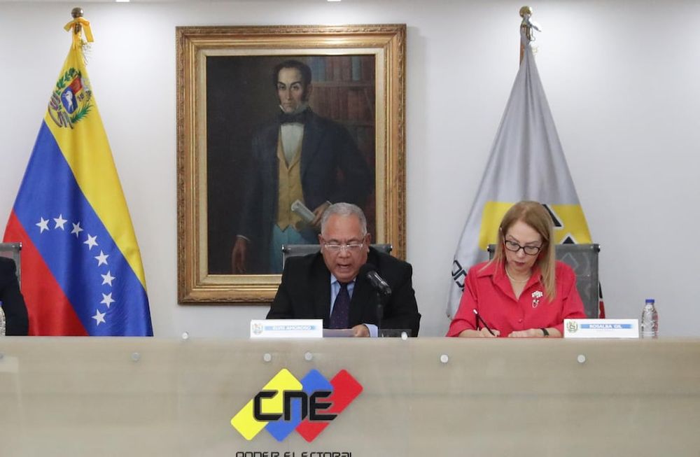 Sin mostrar actas, el Poder Electoral Venezolano ratificó la victoria de Maduro con el 51,95% de ...