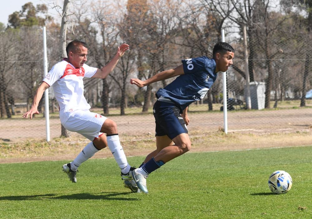 ¡Vamos Cheche! Tras la dura lesión, Luciano Sanchez jugó en reserva en ...