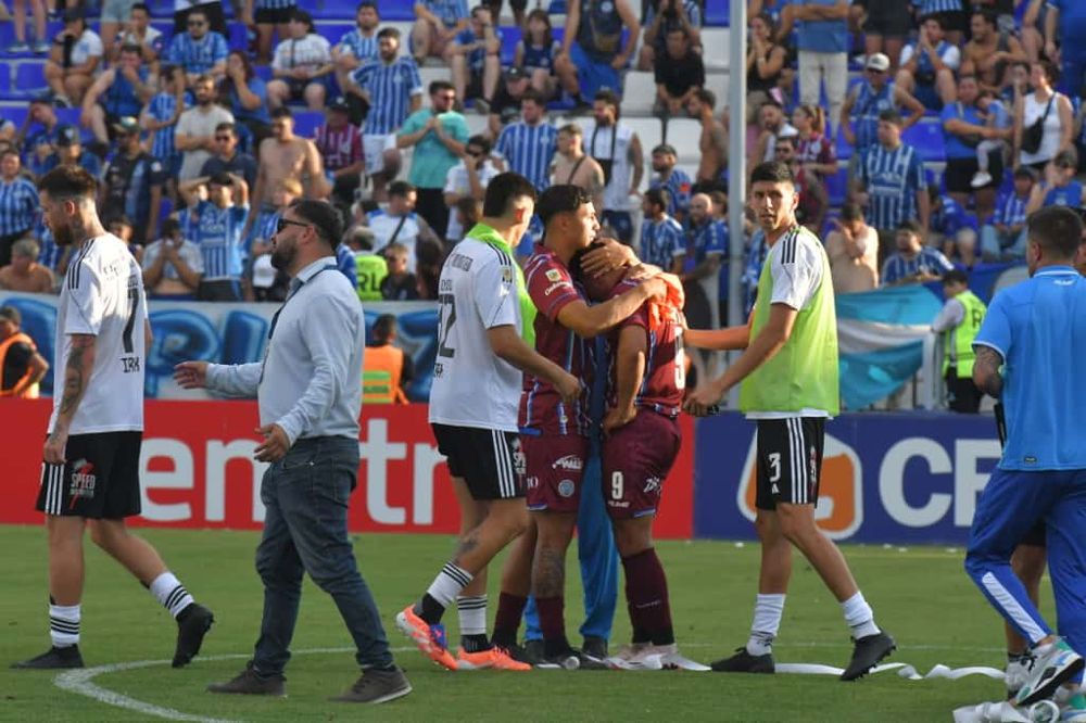 Godoy Cruz empató y descendió a la Primera Nacional