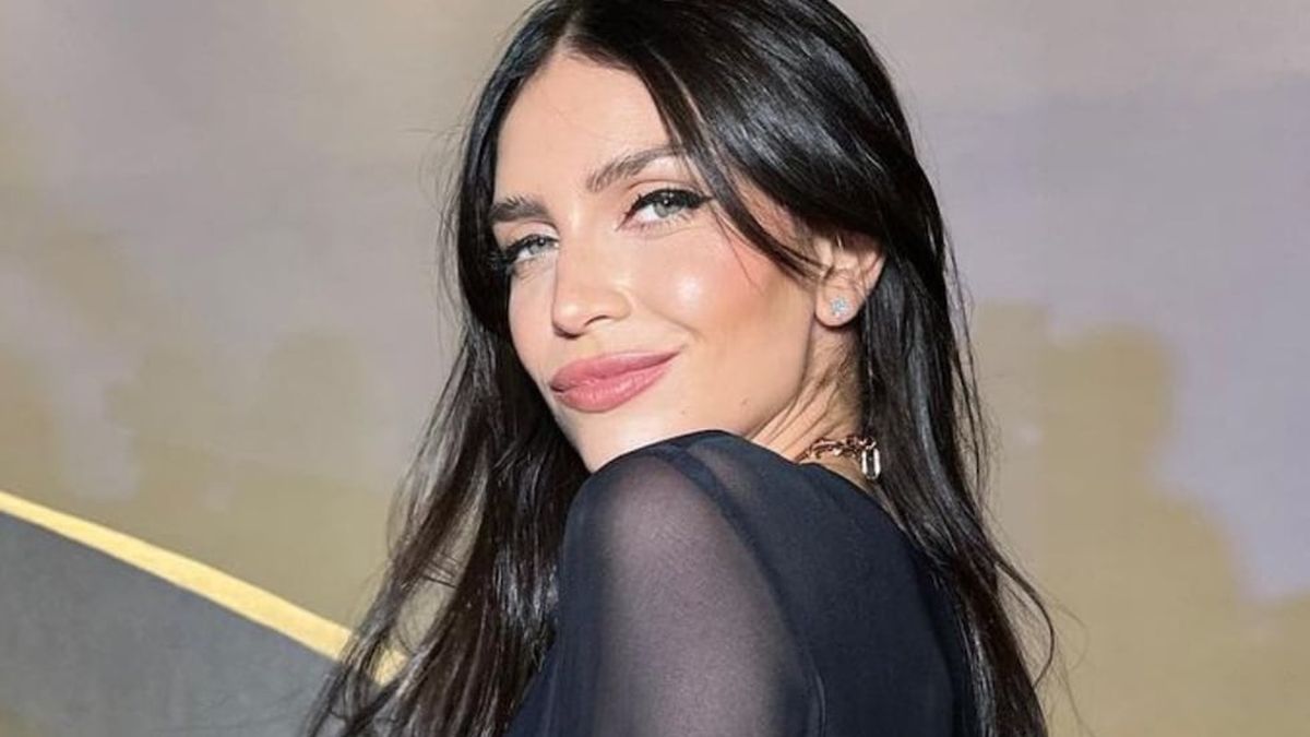 Zaira Nara deslumbró a todos con la bikini roja más chiquita de todas que justo le tapaba lo ...