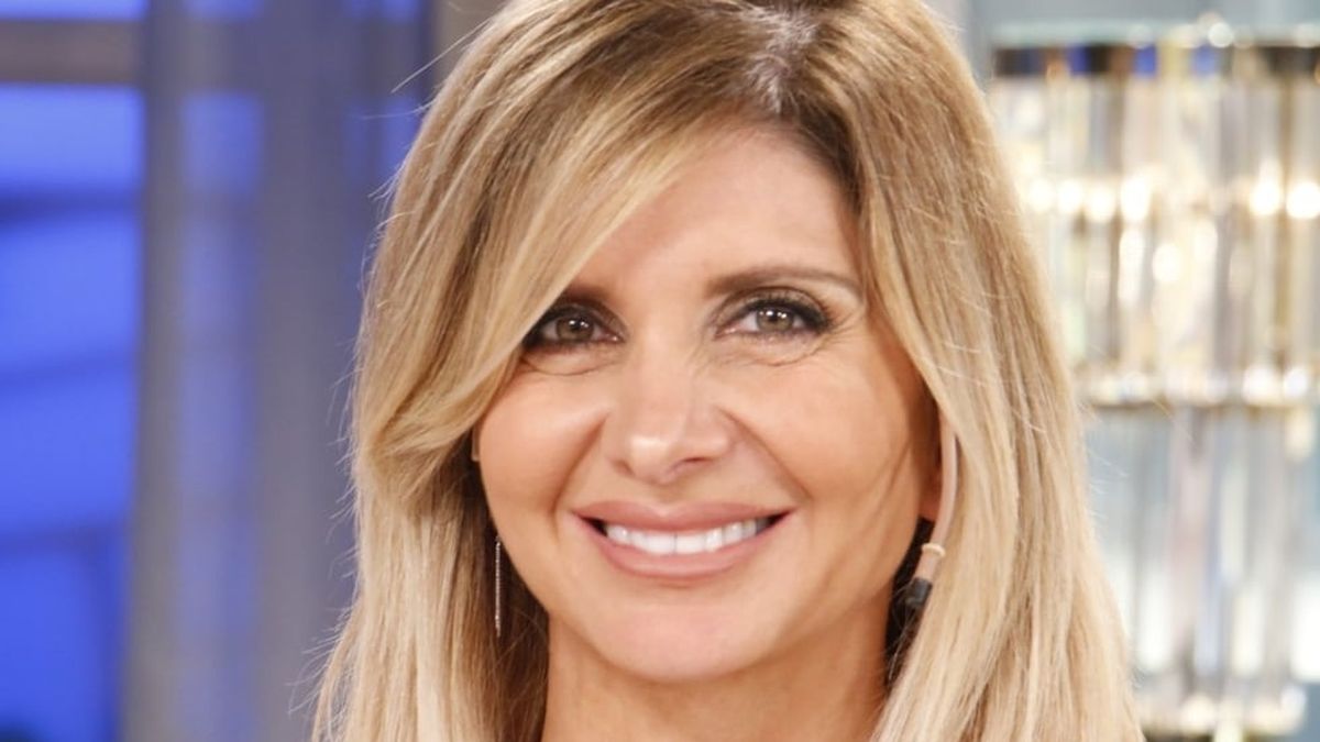 A los 53 años, Débora Plager sorprendió con sus atuendos ajustados ...