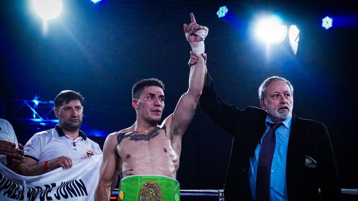 Boxeo: “El Profe” Segura retuvo el título Sudamericano