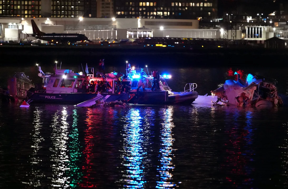 Tragedia aérea en Washington: difunden el audio del piloto del ...