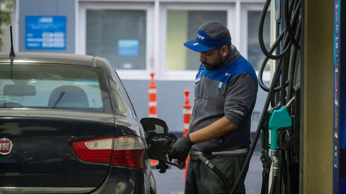 YPF aumentará 12,5% el precio de sus combustibles a partir de esta medianoche