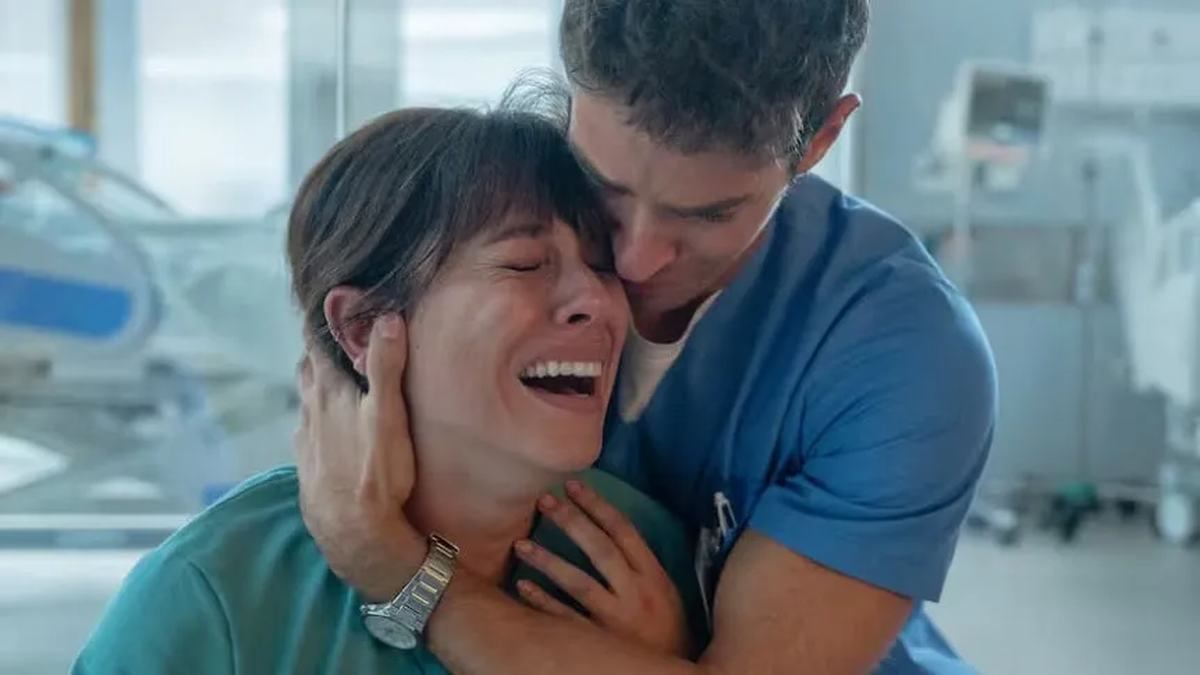 Netflix tiene la miniserie de 8 capítulos que una vez que empezas a ver ...