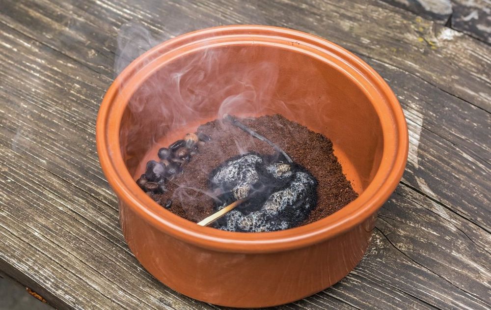 Quemar café en la terraza: por qué se recomienda y para qué sirve