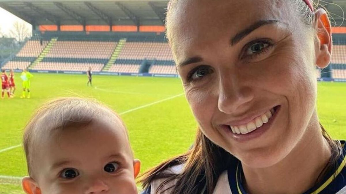 Fútbol y maternidad: históricas medidas de la FIFA para proteger los ...