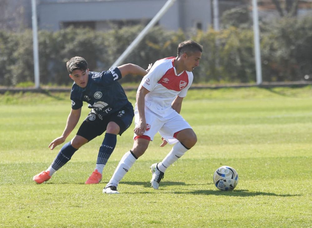 ¡Vamos Cheche! Tras la dura lesión, Luciano Sanchez jugó en reserva en ...