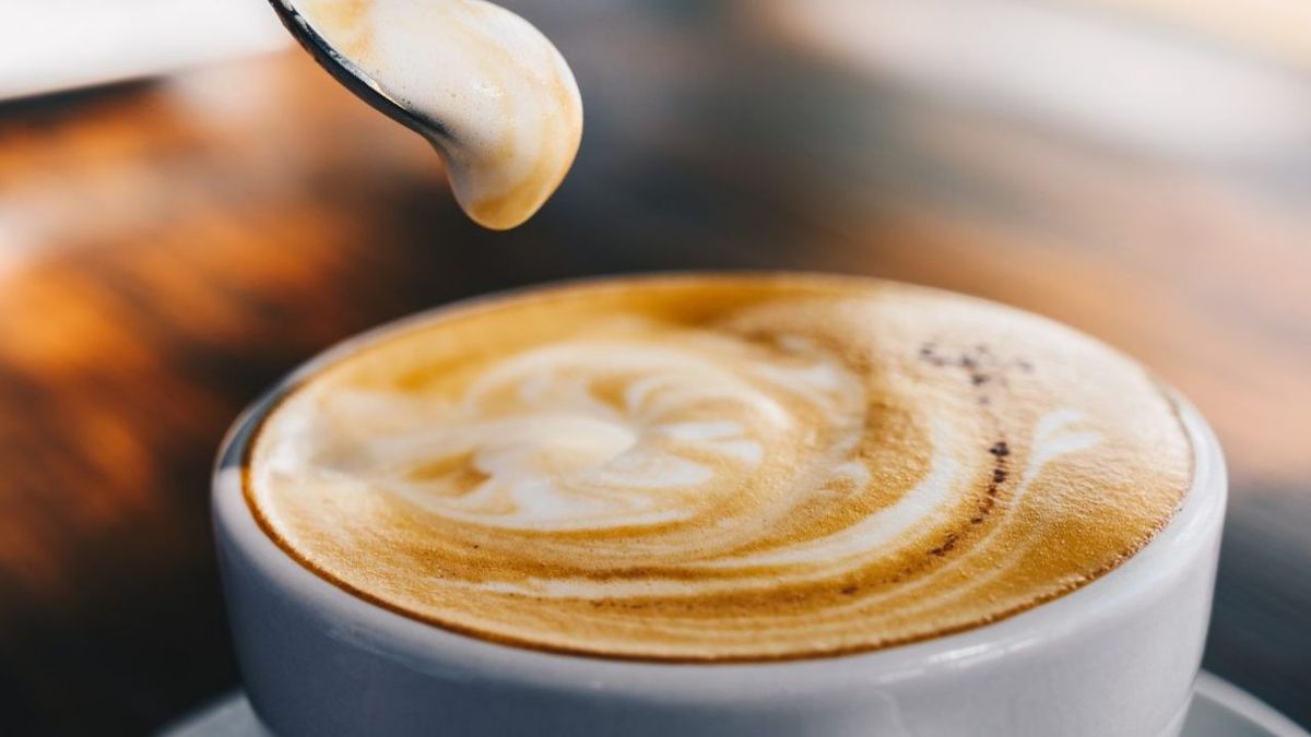 Un truco pocos conocen: cómo hacer un café como de cafetería en casa y solo con 1 ingrediente ...