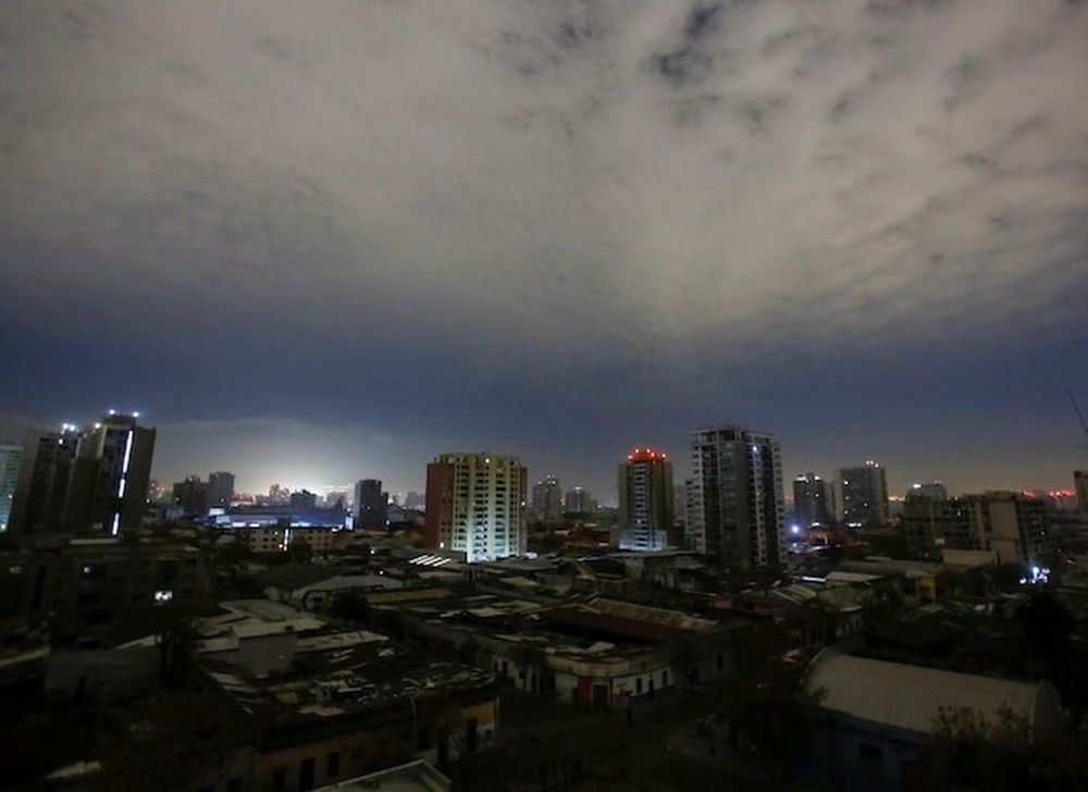 Por qué se dio el apagón masivo en Chile
