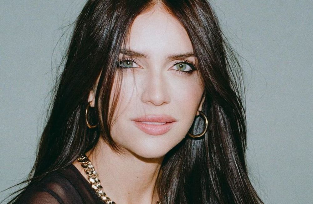 A full rojo fuego: así se lució Zaira Nara con un vestido de gran ...