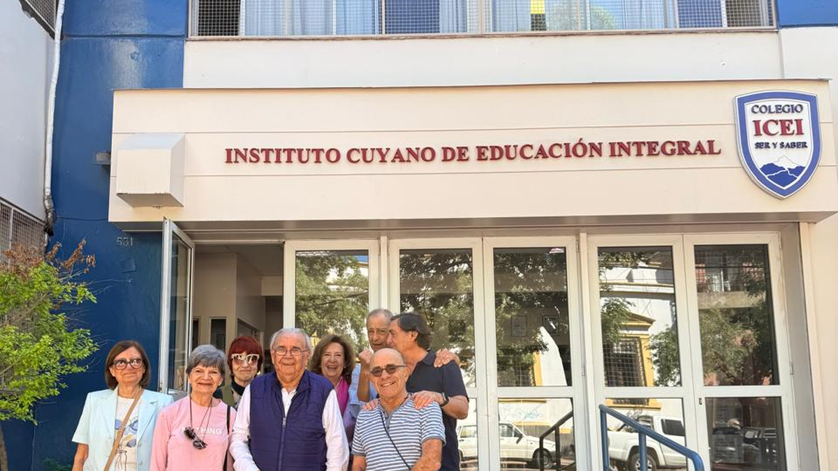 Queridos compañeros del ICEI