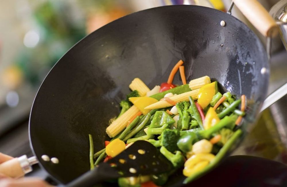Aceite, fritolín o manteca, ¿qué es mejor para una cocción saludable?