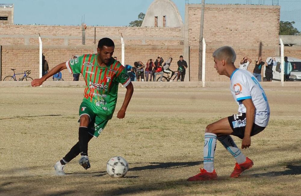 Beltrán goleó a Eva Perón y manda en el ascenso de la Liga Mendocina