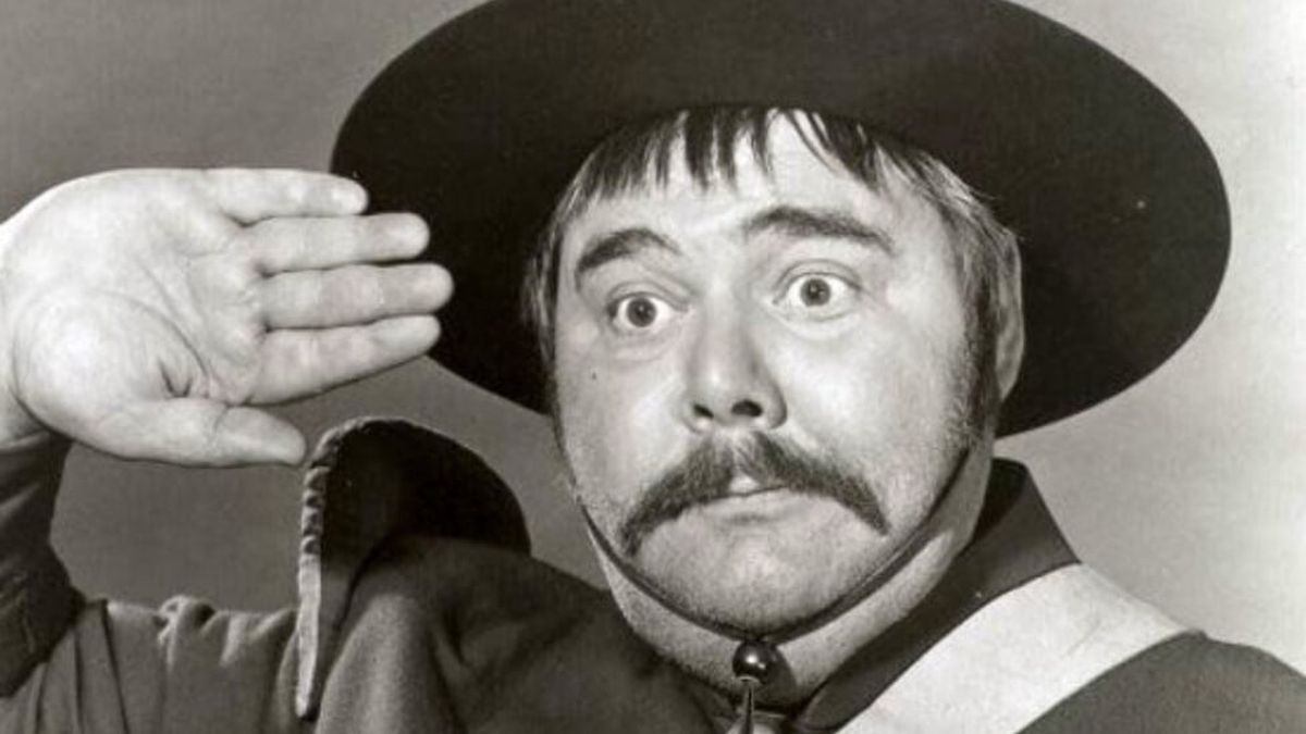 De qué murió Henry Calvin, el Sargento García en El Zorro