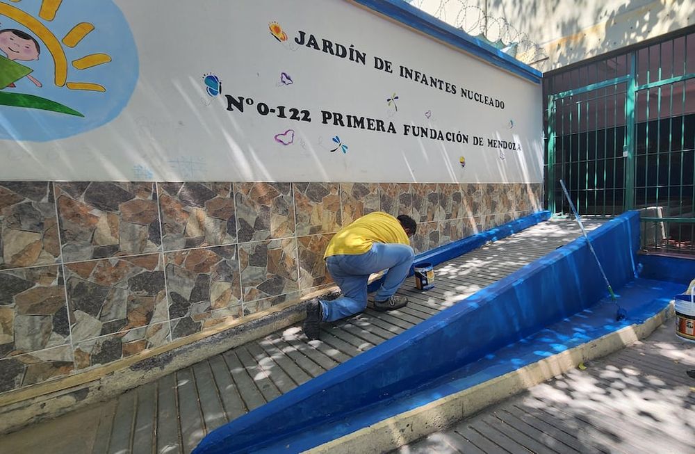 El Gobierno busca pintar 600 escuelas de Mendoza antes del inicio de ...