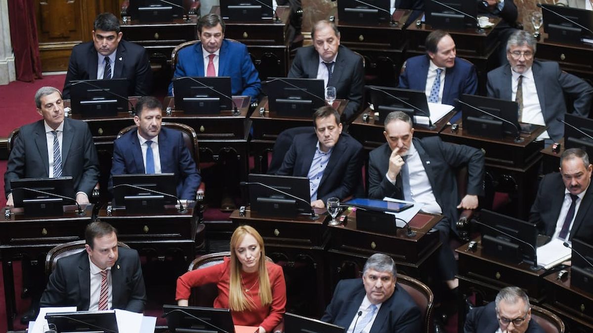 Anabel y De Marchi destacados por la revista Parlamentario