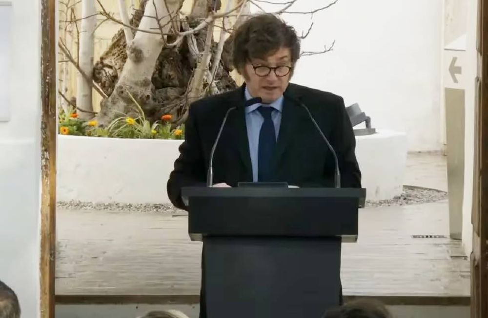 Milei ordenó la disolución de la Agencia Federal de Inteligencia y ...