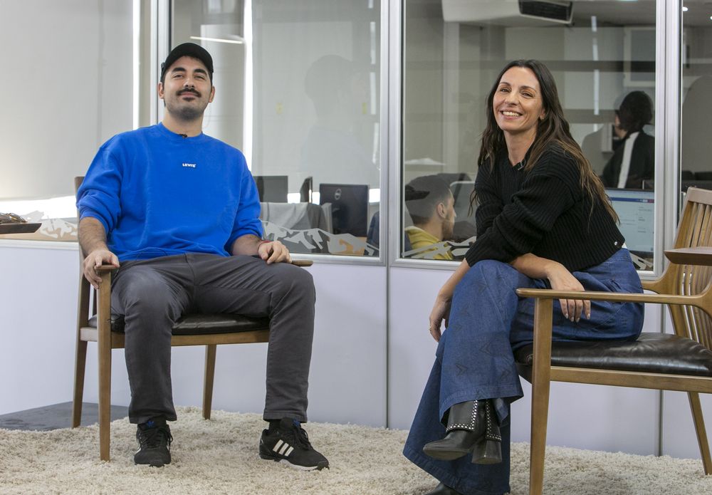 Sasha Nazar, cantante de Gauchito Club, con Laura Rez Masud: Somos un zapping artístico