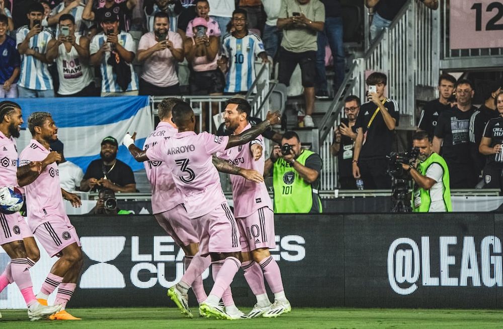 Inter Miami le ganó a Orlando City, con otro doblete de Lionel Messi, y se metió el octavos de ...