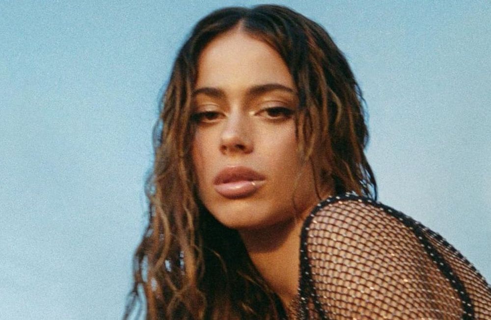 Tini se hizo un piercing en una zona íntima y generó revuelo con su ...