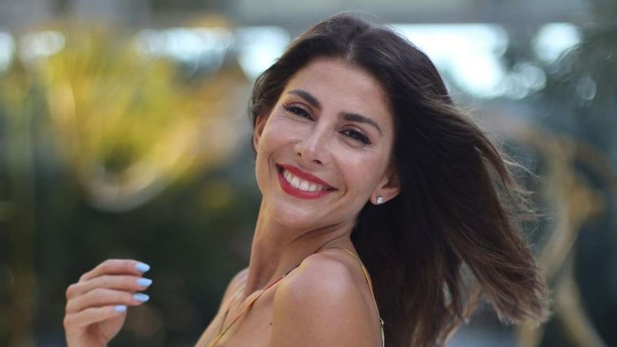 Majo Martino le dio la espalda a la cámara e hizo estallar las redes al dejar su parte de atrás ...