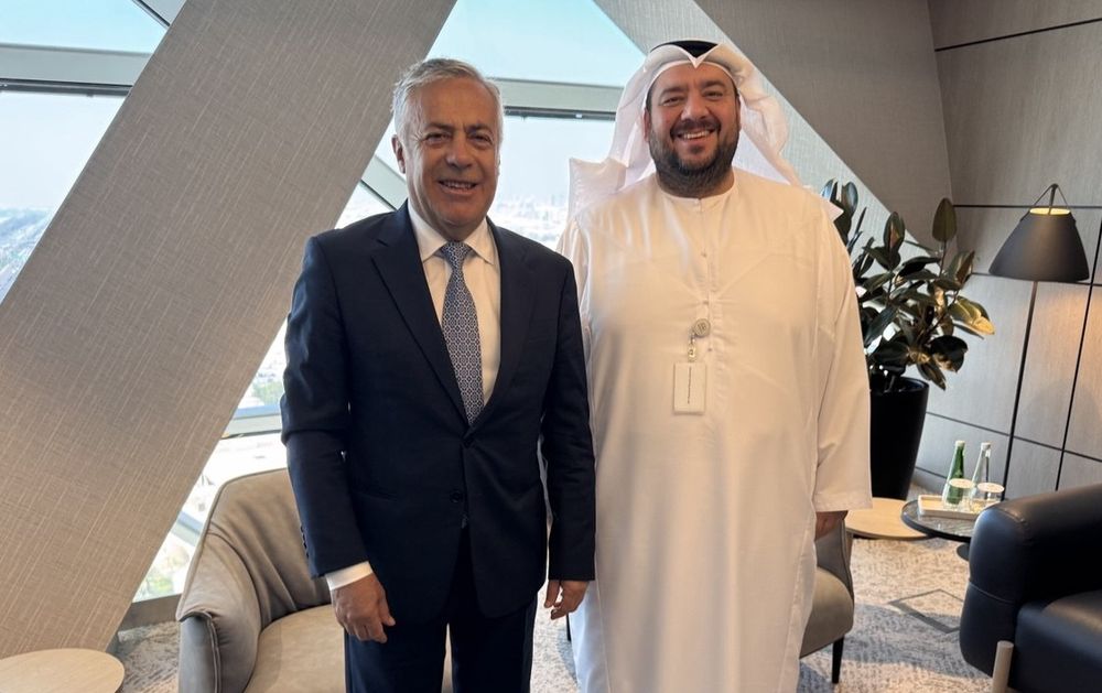 Cornejo se reunió con el ministro de Inversiones de Emiratos Árabes ...