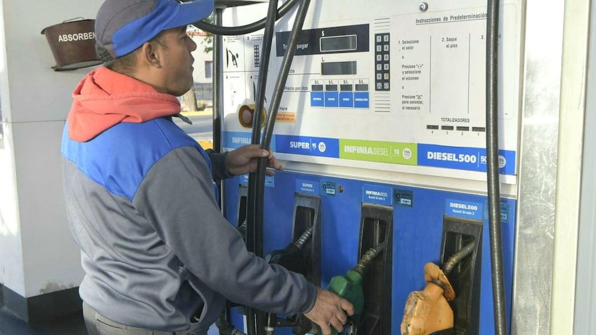 Se espera un nuevo aumento de combustibles este viernes: cuánto subieron en el año