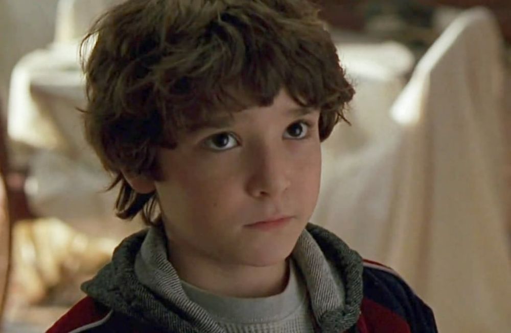 Así luce hoy el niño de “Jumanji”, a 28 años de la película