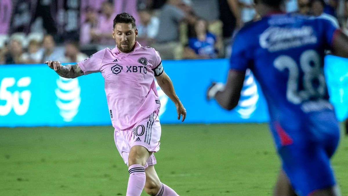 Video: Lionel Messi debutó con un golazo para el triunfo agónico del Inter Miami ante Cruz Azul